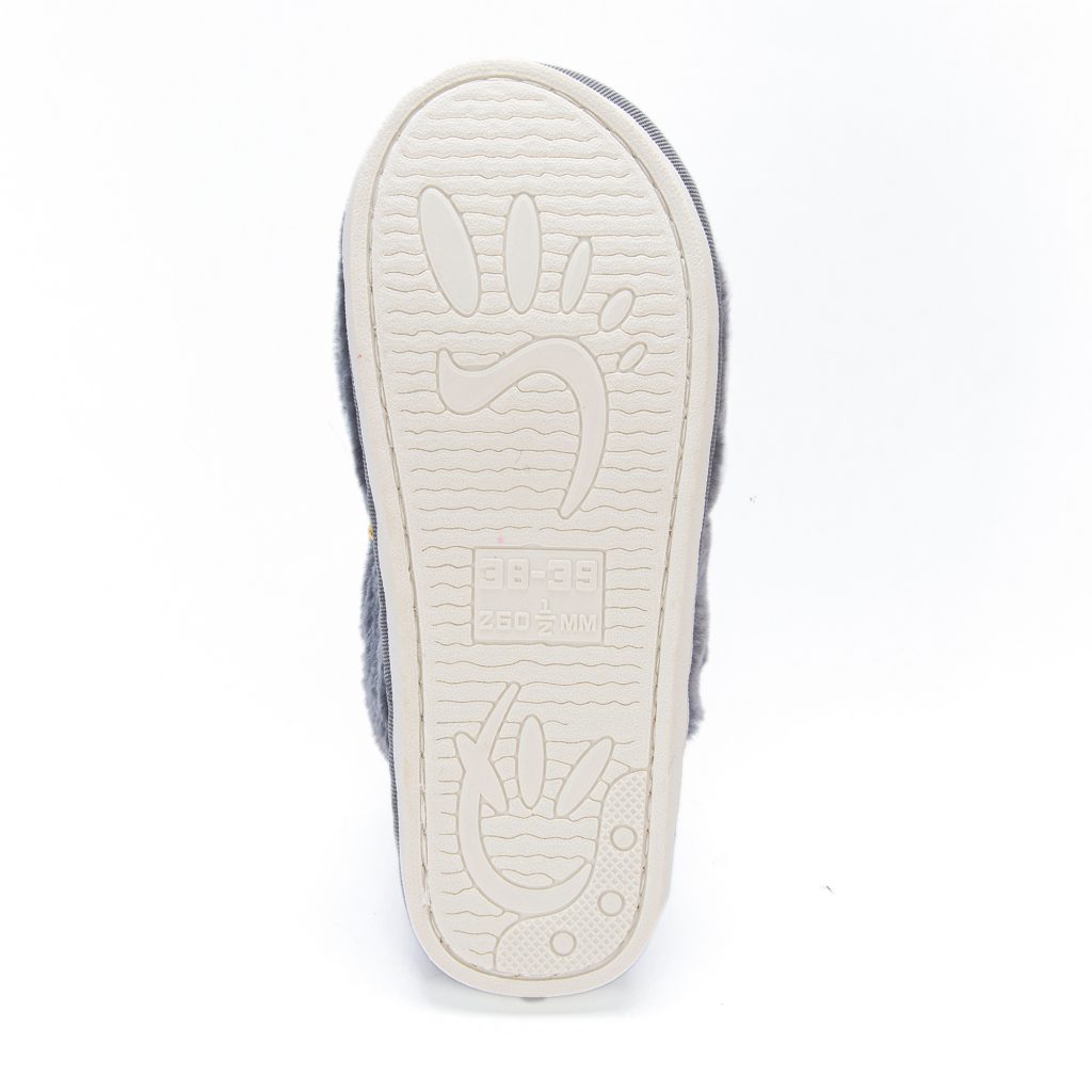 Flat furry fuzzy slippers with the chain